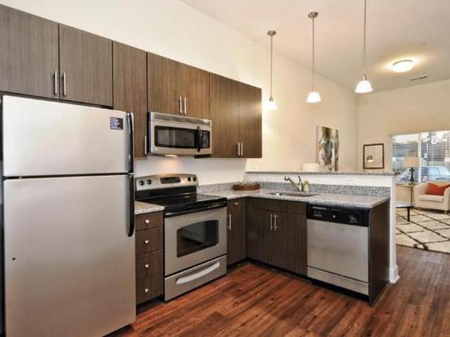 1 Br, 1 bath, Apartment 1800 Commonwealth Ave