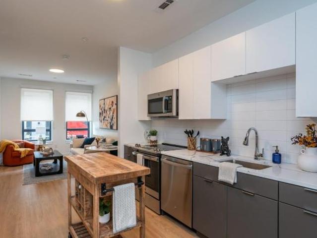 1 Br, 1 bath, Apartment 180 Central Ave