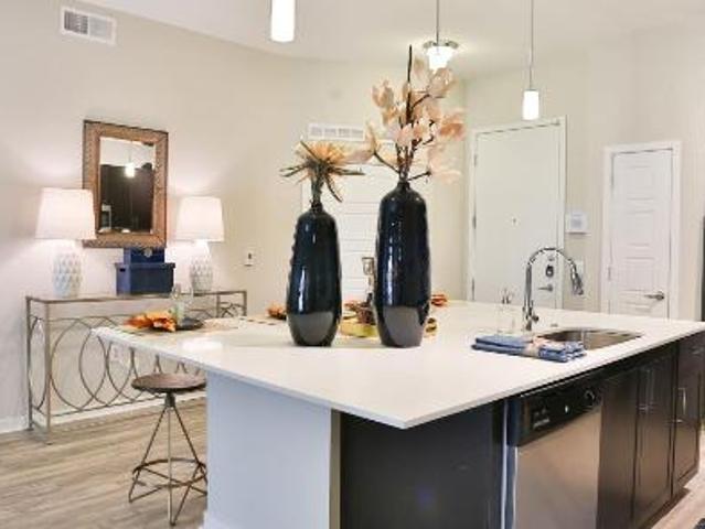 1 Br, 1 bath, Apartment 18220 N 68th Street