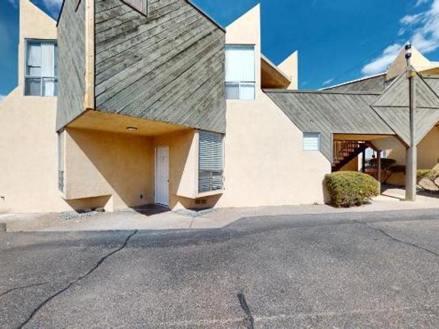 1 Br, 1 bath, Apartment 1830 Vassar Dr NE