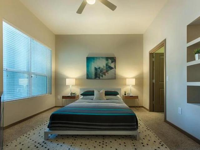 1 Br, 1 bath, Apartment 1831 E Apache Blvd
