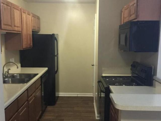 1 Br, 1 bath, Apartment 18 Weather Hill Cir