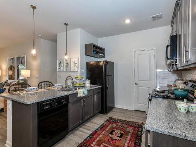 1 Br, 1 bath, Apartment 1945 Hanahan Rd
