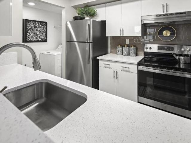1 Br, 1 bath, Apartment 1949 Cove Lake Rd