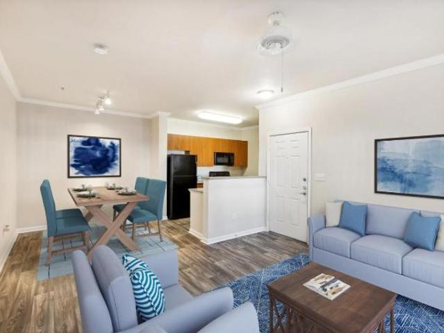 1 Br, 1 bath, Apartment 1951 W Midllefield Dr