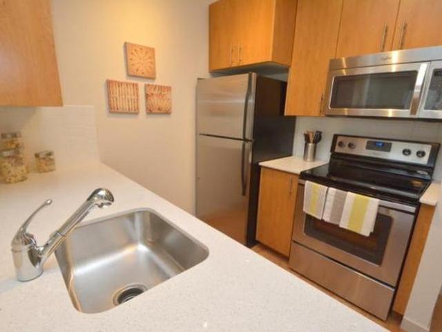 1 Br, 1 bath, Apartment 1980 SE Morrison St