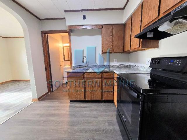 1 Br, 1 bath, Apartment 198 College Street