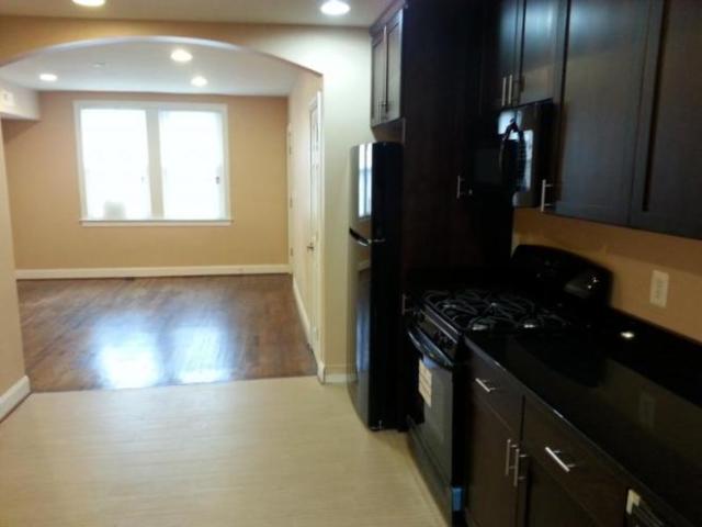 1 Br, 1 bath, Apartment 1900 M St NE