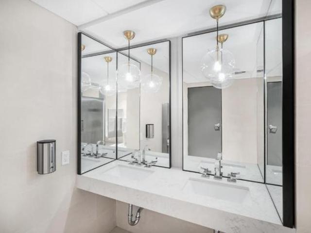 1 Br, 1 bath, Apartment 1900 S Treasure Dr