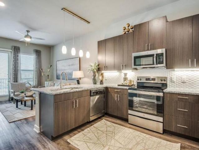 1 Br, 1 bath, Apartment 1901 Knightsbridge Rd