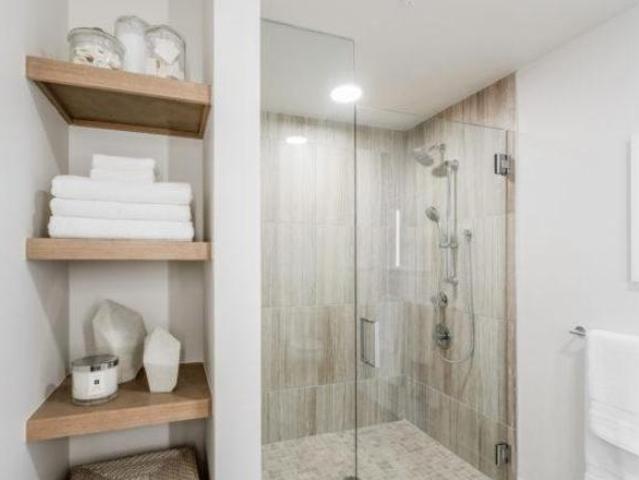 1 Br, 1 bath, Apartment 1919 Pacific Hwy