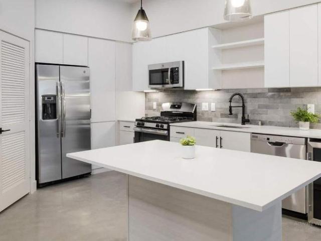 1 Br, 1 bath, Apartment 1921 Union St