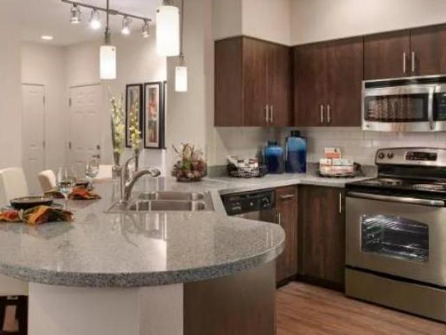 1 Br, 1 bath, Apartment 1925 S Coronado Rd