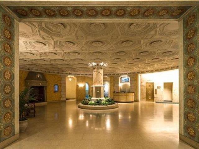1 Br, 1 bath, Apartment 1936 N Clark St