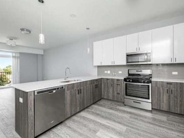 1 Br, 1 bath, Apartment 1 W Quincy St