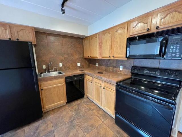 1 Br, 1 bath, Apartment 205 Robinson Street