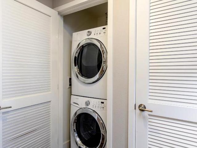 1 Br, 1 bath, Apartment 20600 Ventura Blvd