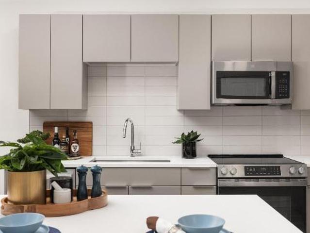 1 Br, 1 bath, Apartment 20700 N 55th St