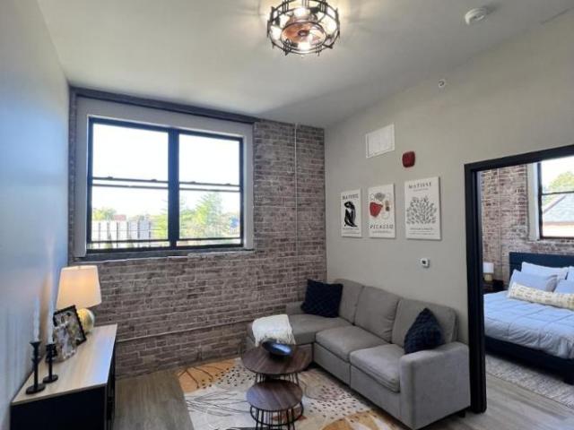 1 Br, 1 bath, Apartment 207 Saint Louis Street