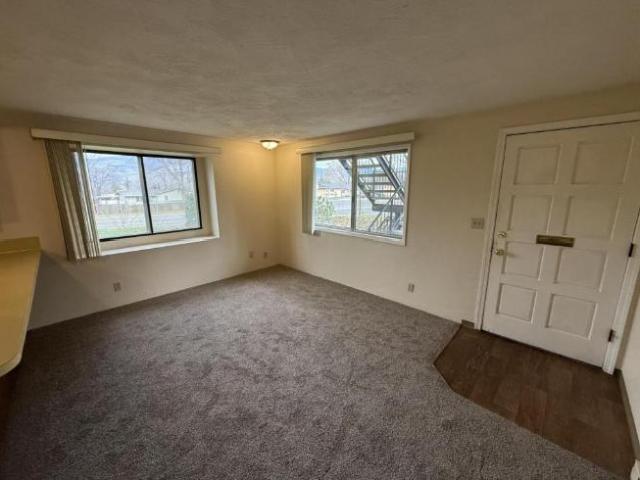 1 Br, 1 bath, Apartment 2080 Siskiyou Blvd