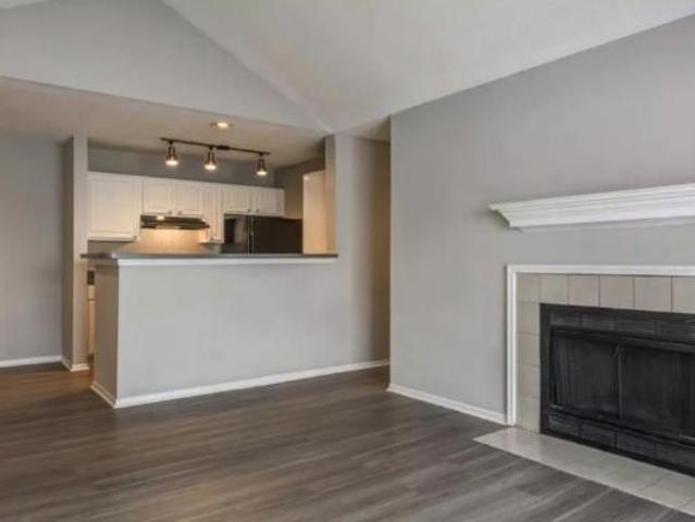 1 Br, 1 bath, Apartment 2085 Roswell Rd