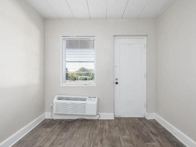 1 Br, 1 bath, Apartment 2085 S Milledge Ave