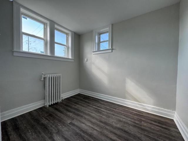 1 Br, 1 bath, Apartment 208 Giles Blvd East