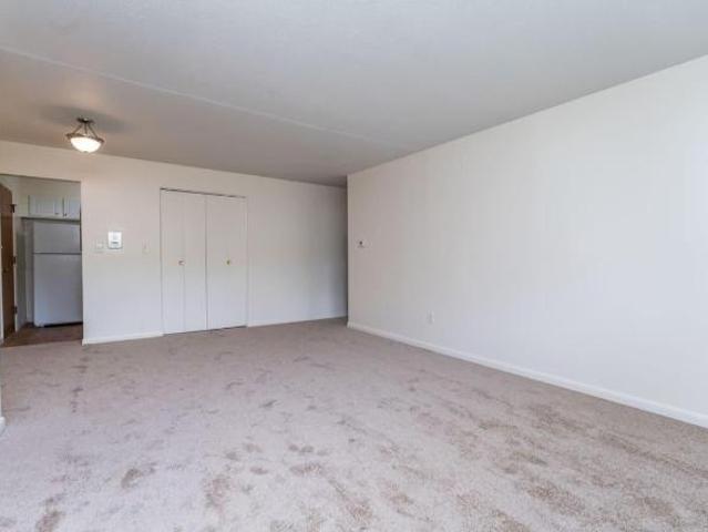 1 Br, 1 bath, Apartment 209 Pleasant Street
