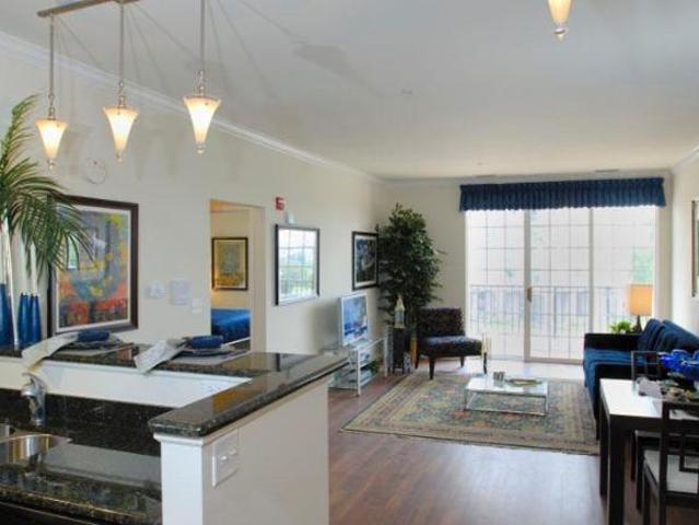 1 Br, 1 bath, Apartment 2003 S Meyers Rd