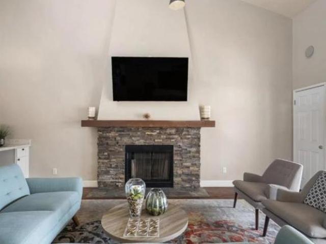 1 Br, 1 bath, Apartment 20003 N 23rd Ave