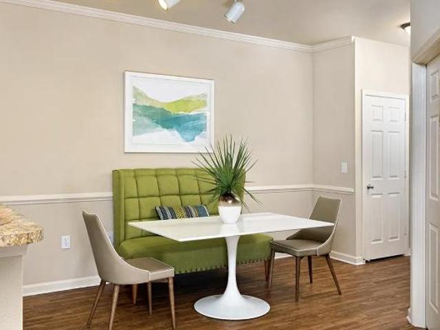 1 Br, 1 bath, Apartment 2000 Alexan Dr