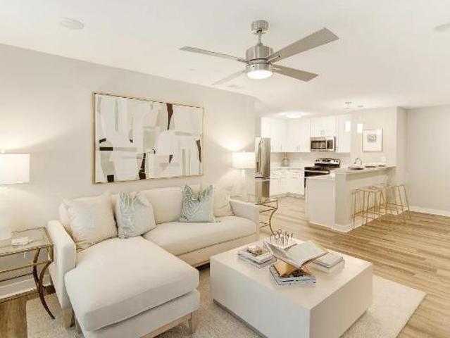 1 Br, 1 bath, Apartment 2000 Oxford Way
