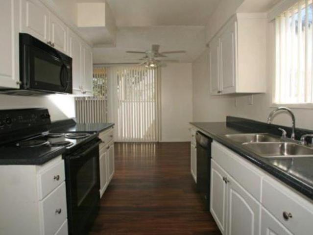 1 Br, 1 bath, Apartment 2000 Park Ave