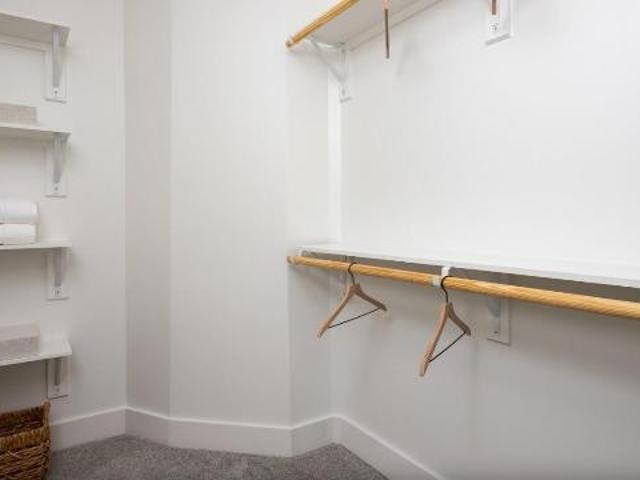 1 Br, 1 bath, Apartment 200 Nerem St NW