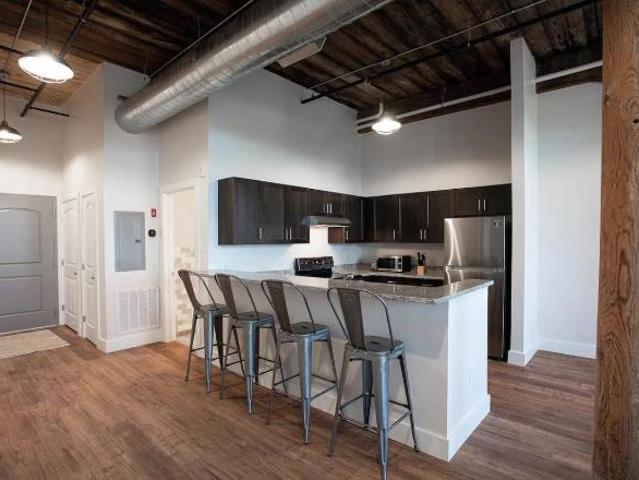 1 Br, 1 bath, Apartment 200 Esten Avenue
