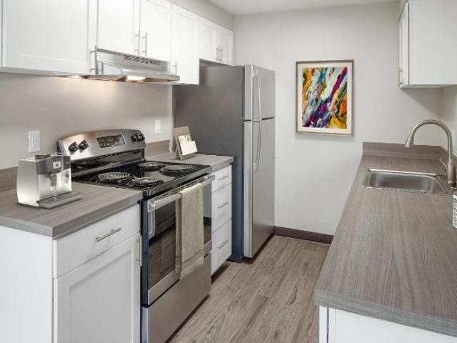 1 Br, 1 bath, Apartment 200 Greenridge Dr