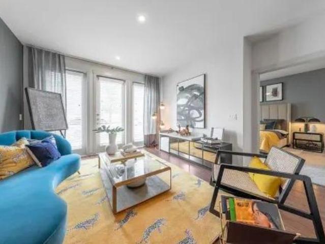 1 Br, 1 bath, Apartment 200 W Daggett Ave