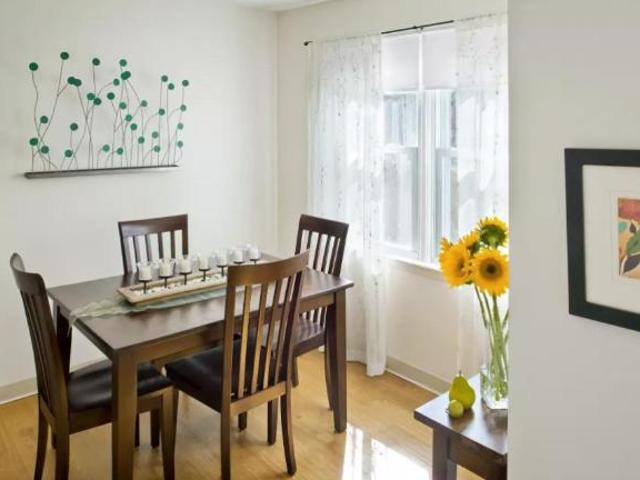 1 Br, 1 bath, Apartment 200a E Mountain St