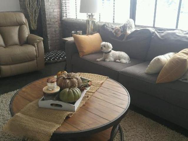 1 Br, 1 bath, Apartment 201 E Center St