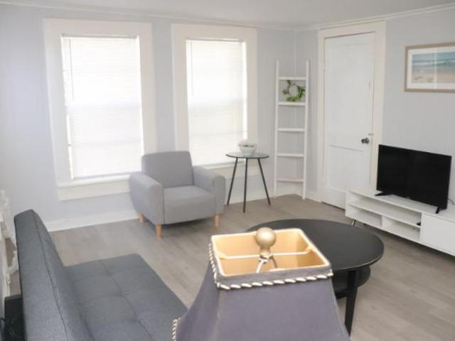 1 Br, 1 bath, Apartment 2026 1/2 N Ross
