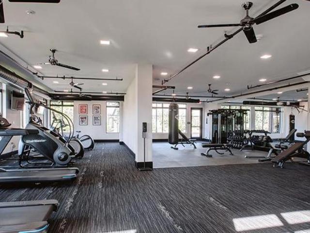 1 Br, 1 bath, Apartment 202 Park Blvd