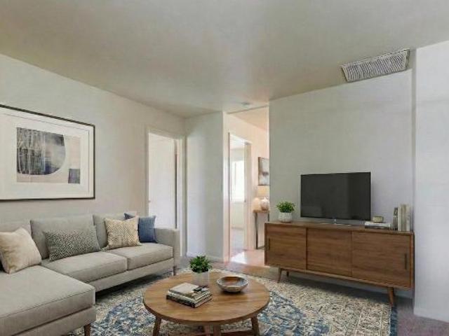 1 Br, 1 bath, Apartment 2033 Armstrong Street