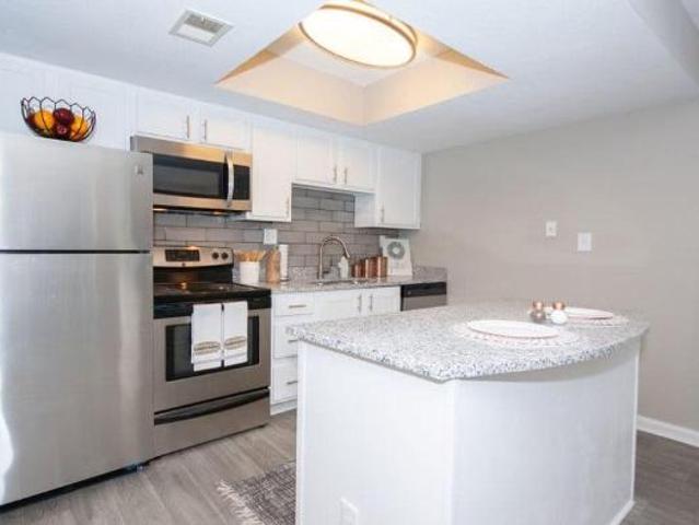 1 Br, 1 bath, Apartment 2035 Peachtree Road
