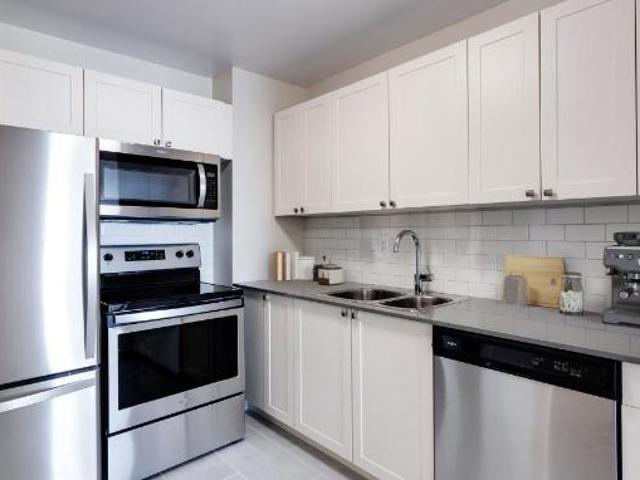 1 Br, 1 bath, Apartment 20 Esterbrooke Ave