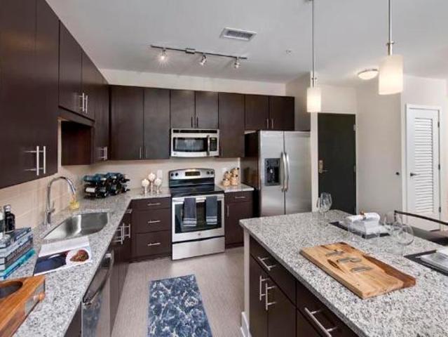 1 Br, 1 bath, Apartment 20 Terminus Place NE