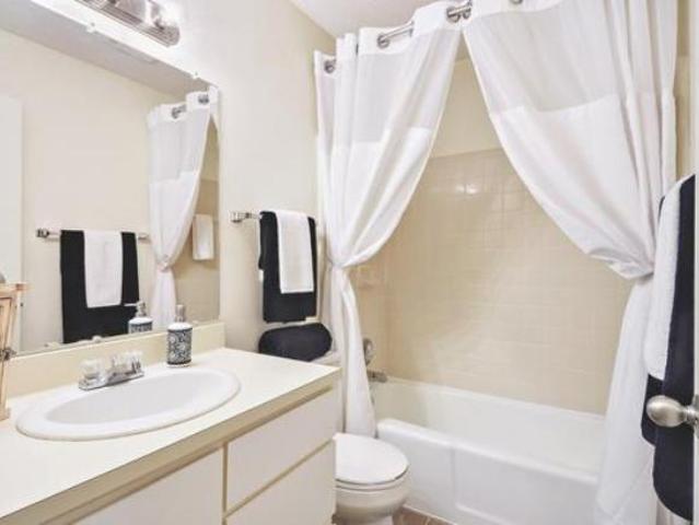 1 Br, 1 bath, Apartment 2140 Pine Tree Ln