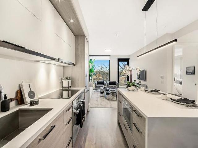 1 Br, 1 bath, Apartment 215 Lonsdale Road