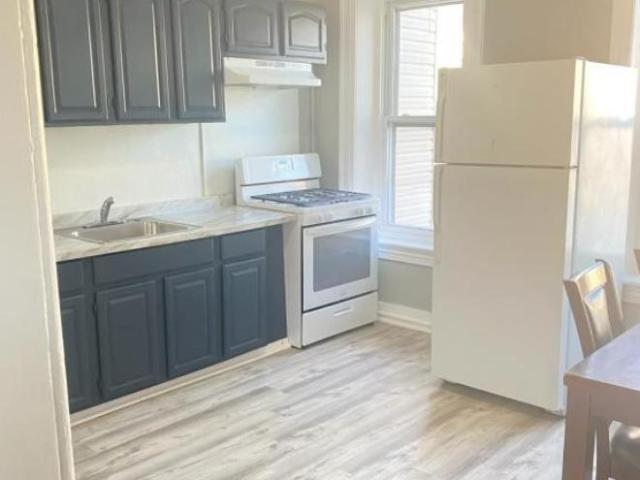 1 Br, 1 bath, Apartment 215 S 5th Street