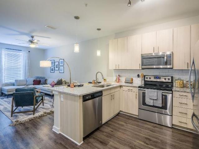 1 Br, 1 bath, Apartment 2170 Snyder Cir