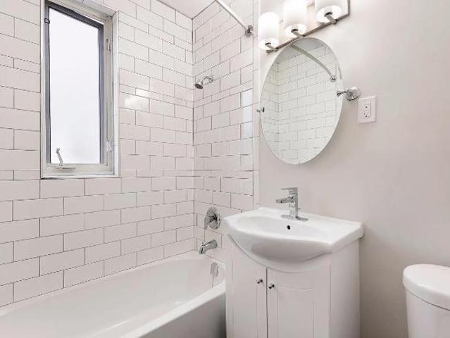 1 Br, 1 bath, Apartment 2175 Avenue Rd